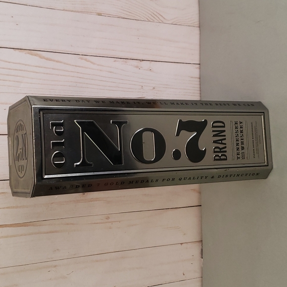 Jack Daniels | Accents | Jack Daniels Collectible Tin Tennessee Whiskey ...